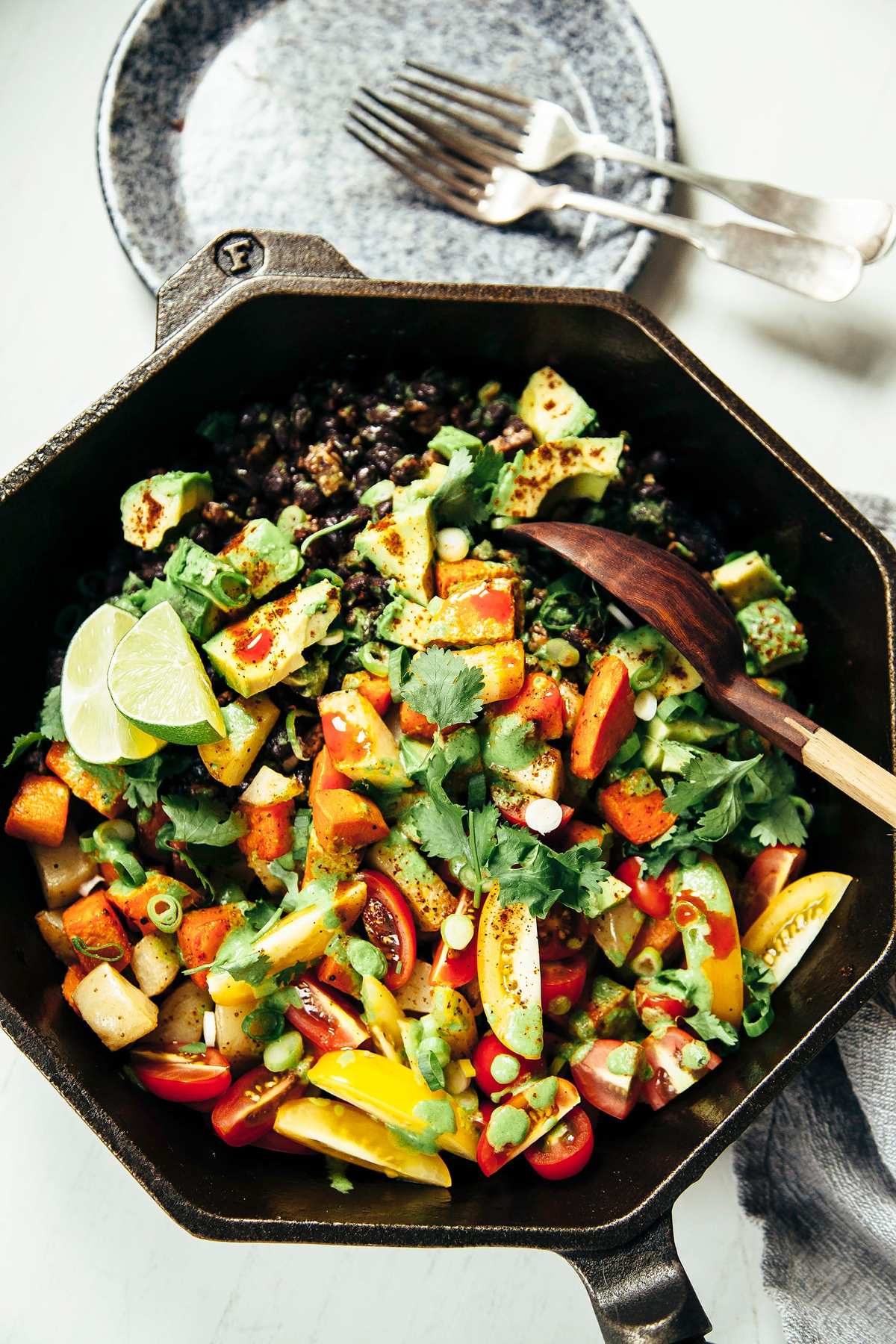 COZY & SPICY VEGAN BREAKFAST SKILLET W/ CILANTRO JALAPEÑO SAUCE | The ...