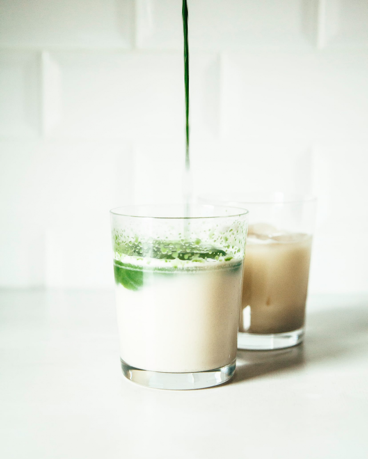 Vegan Iced Vanilla Oat Matcha Latte Recipe (dairy-free)